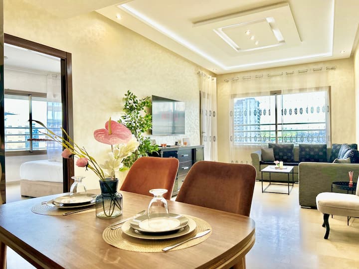 Comfortable 2 Br - Downtown & 11th Floor Views - Tanger