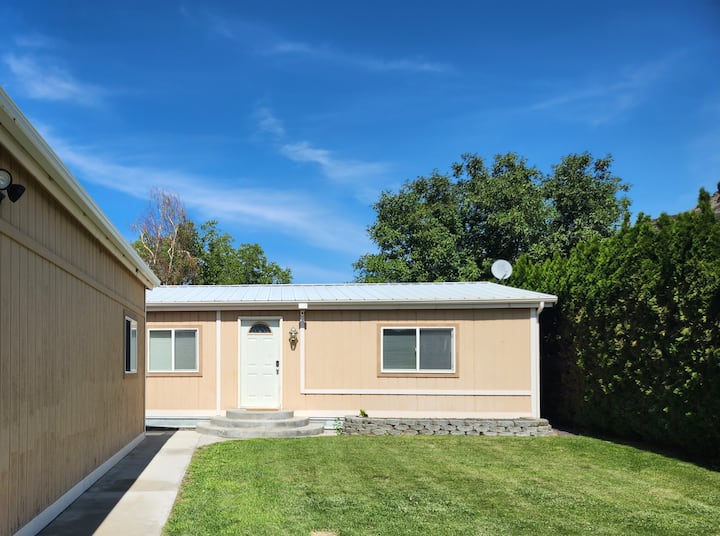 Cozy Sunland Home W/private Yard - Ginkgo Petrified Forest State Park, Vantage