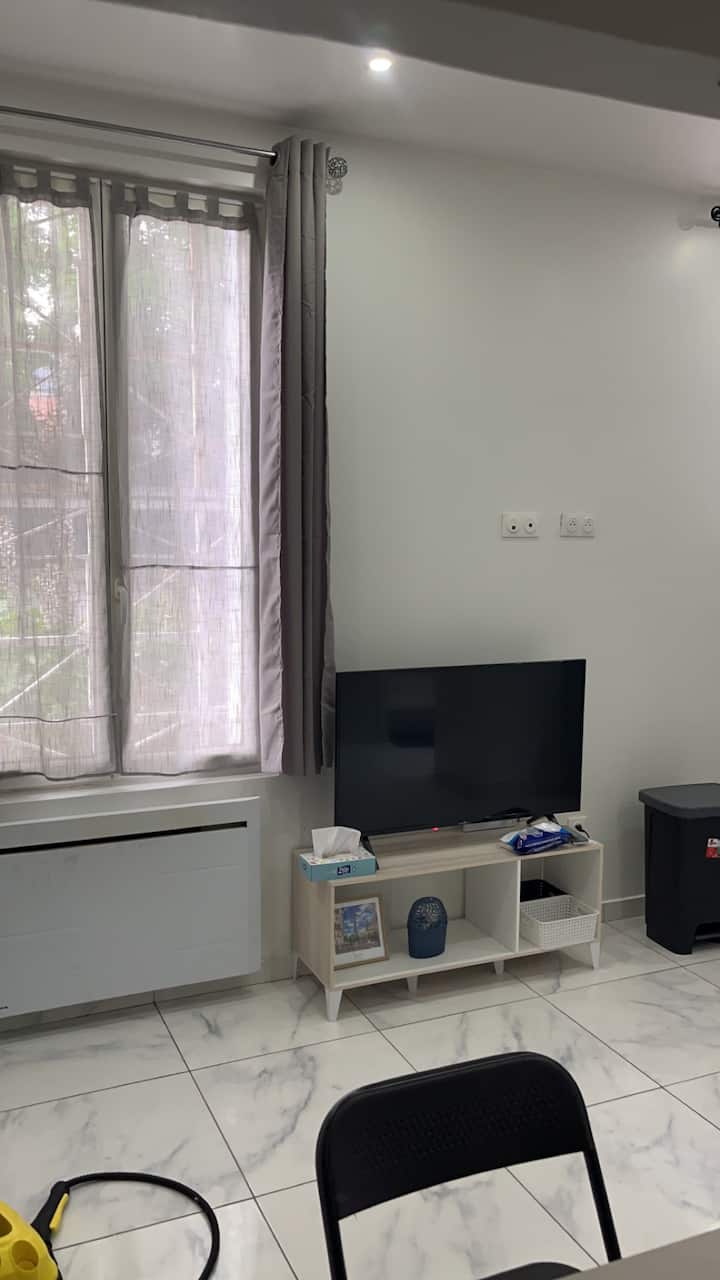 Bonjour Appartement De Type F1 - Épinay-sur-Seine