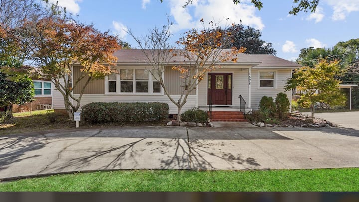 3br/2bath East Hill Home Retreat W/private Hottub - Pensacola, FL