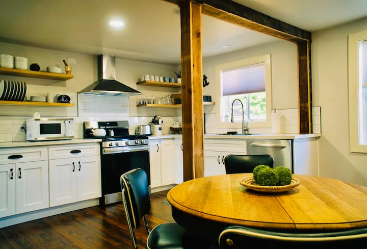 The Hub House - Redmond, OR