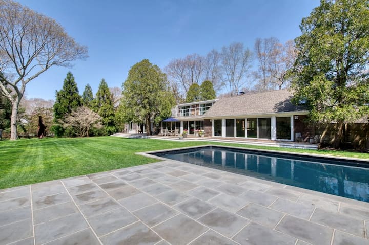 Spacious 5-br 4-bath Pool In East Hamptons - Amagansett, NY