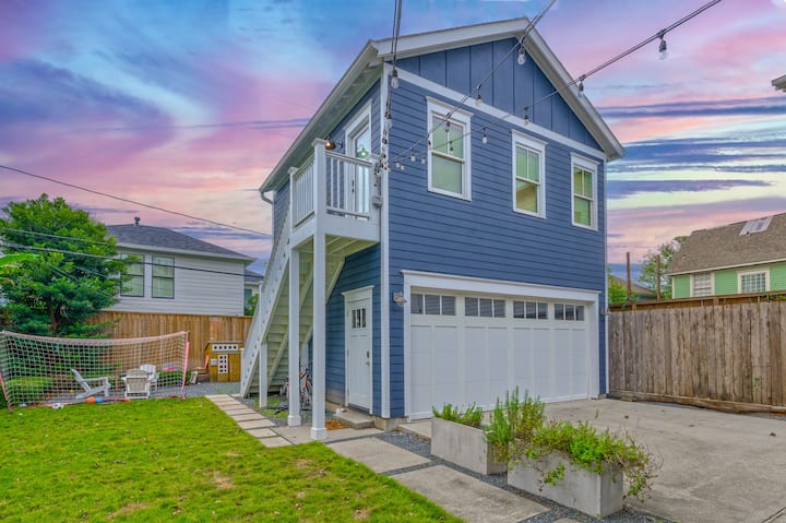 Modern Farmhouse Studio Apt | Heights White Oak - Bellaire, TX