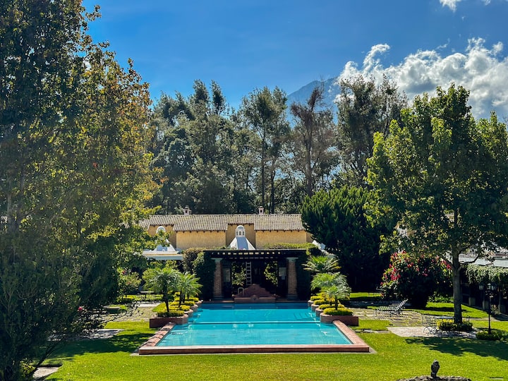 Luxuryloft/5pax/fireplace/pool&jacuzzi - Parramos