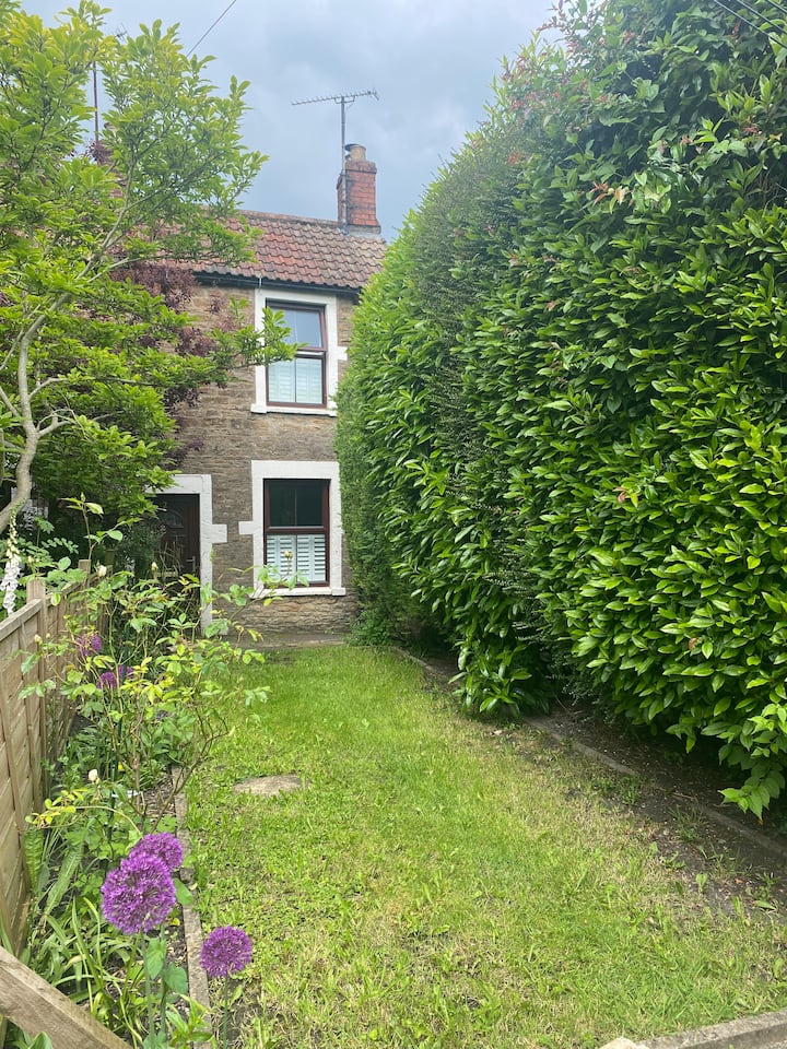 Characterful Cottage In Frome - Frome