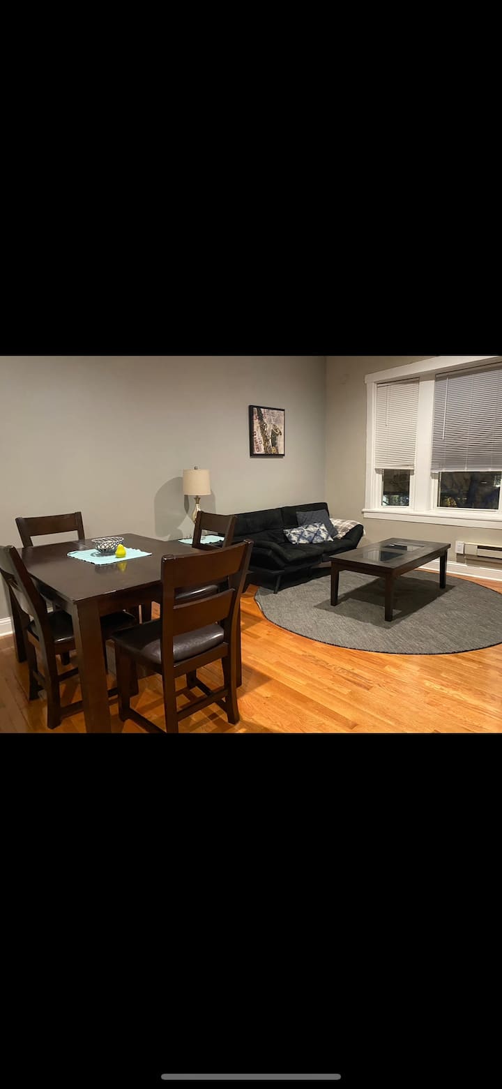 Huge Edgewater 2br + Office - Evanston