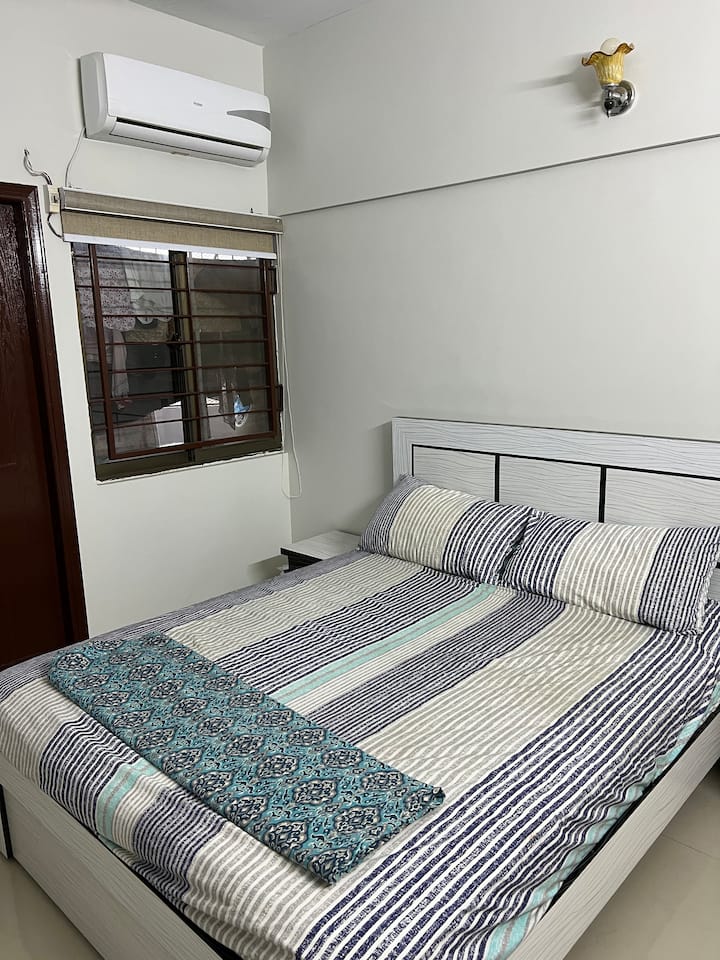 2 Bed D/d Fl. In Safa Resedency. - Karachi