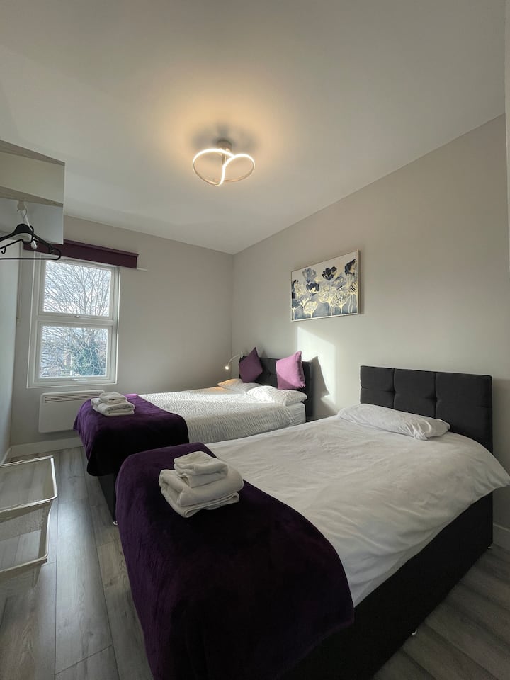 Spacious 7‑guest Flat, Ac, Wifi, Full Kitchen - London, UK