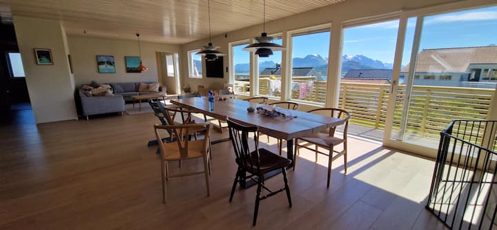 Large House With Private Garden - Ålesund