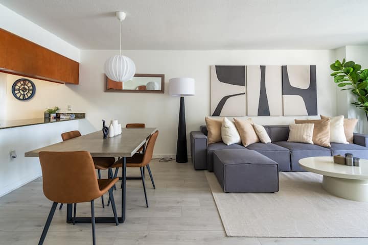 Chic Condo With Parking, Gym, Pool And Great View - Miami, FL
