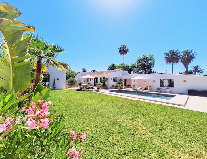 Bonita Villa Familiar En Una Localización Perfecta - Jávea