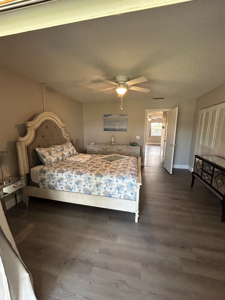 Cute Beach Condo In Vero 55+ - Vero Beach, FL