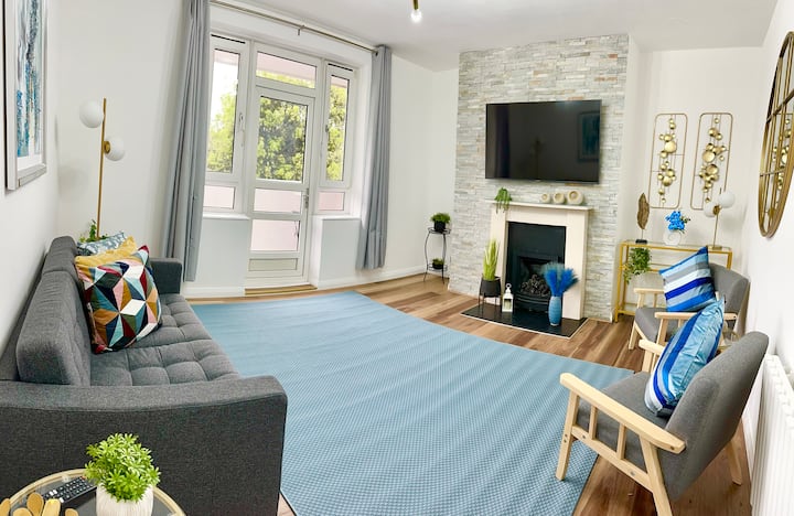 Spacious & Comfy 2 Bedrooms Apartment Free Parking - Londra