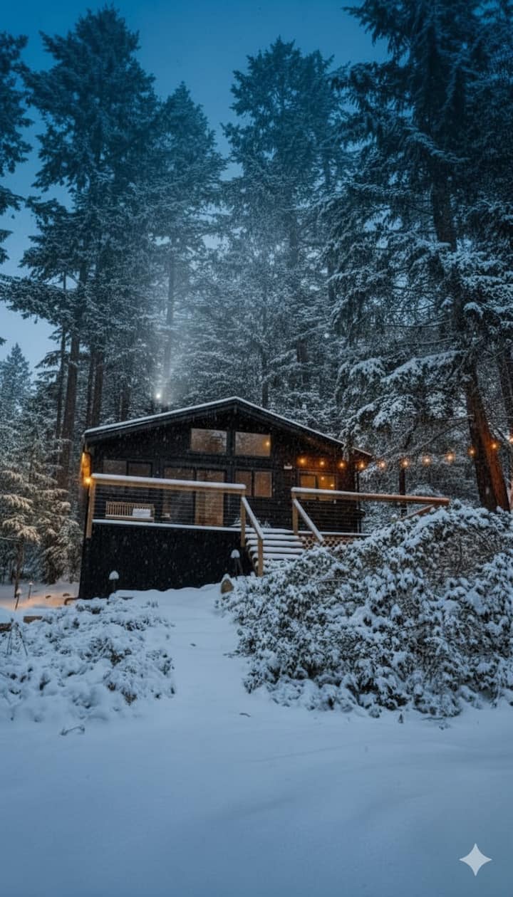 The Bird House - Forest Cabin Near Vesuvius Beach - Salt Spring Island