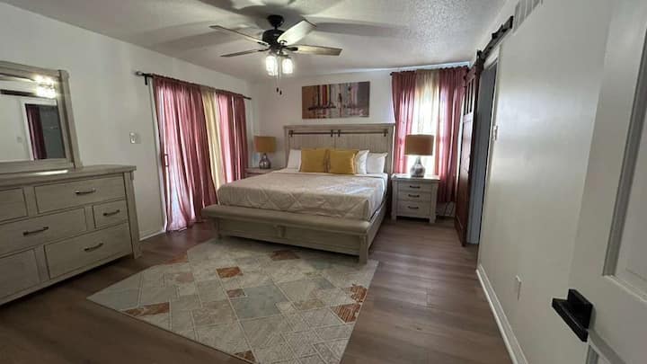 Elegant 7br Minutes From Germantown Sleeps 20+ - Memphis, TN