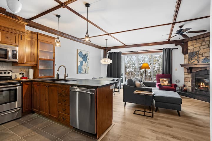 Les Manoirs W/pool & Hot Tub Near Village (120-7) - Mont-Tremblant