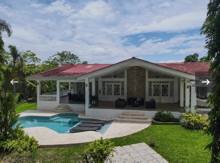 Escápate Al Paraiso: Naturaleza, Piscina Mar Y Más - Panamá