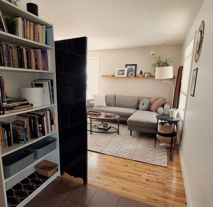 Luxury Inner City Home •Pet Friendly •Free Parking - Calgary