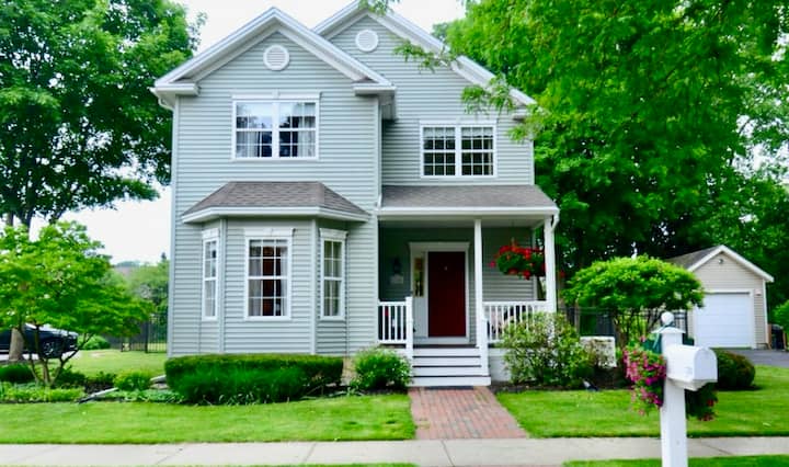 *New!* Downtown Saratoga Racing Retreat - Saratoga Springs, NY