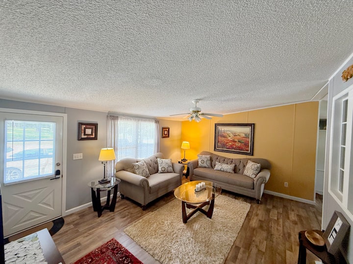 Spacious Home: Laurel Hill, Nc - Splash Pad, Laurinburg