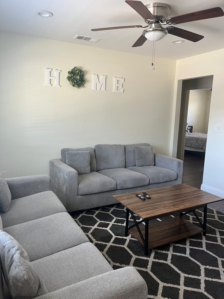 Cozy 2 Bedroom Oasis - Concord, CA