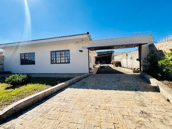 Casa Vintage Moderna 5 Quartos 4 Garagens - Ponta Grossa