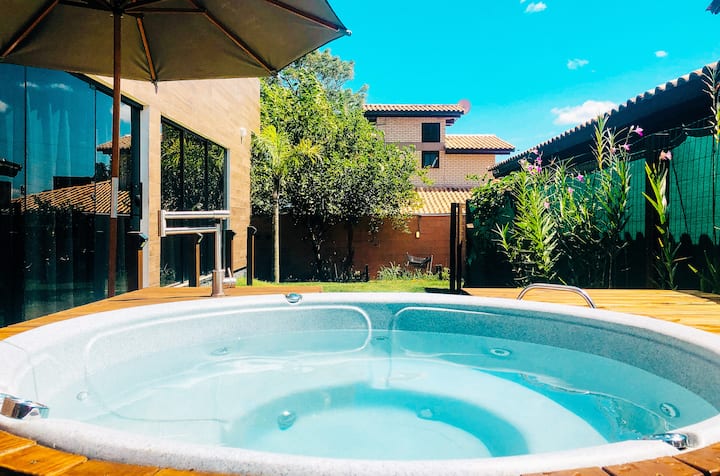 Casa De 185m² Com Jacuzzi E Vista Na Praia Do Rosa - Imbituba