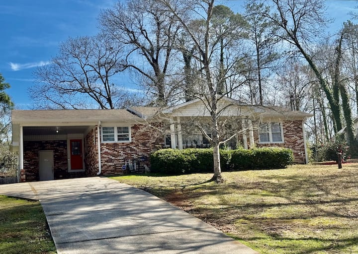 Beautiful Brick Home! Entire Home ! - Warner Robins, GA