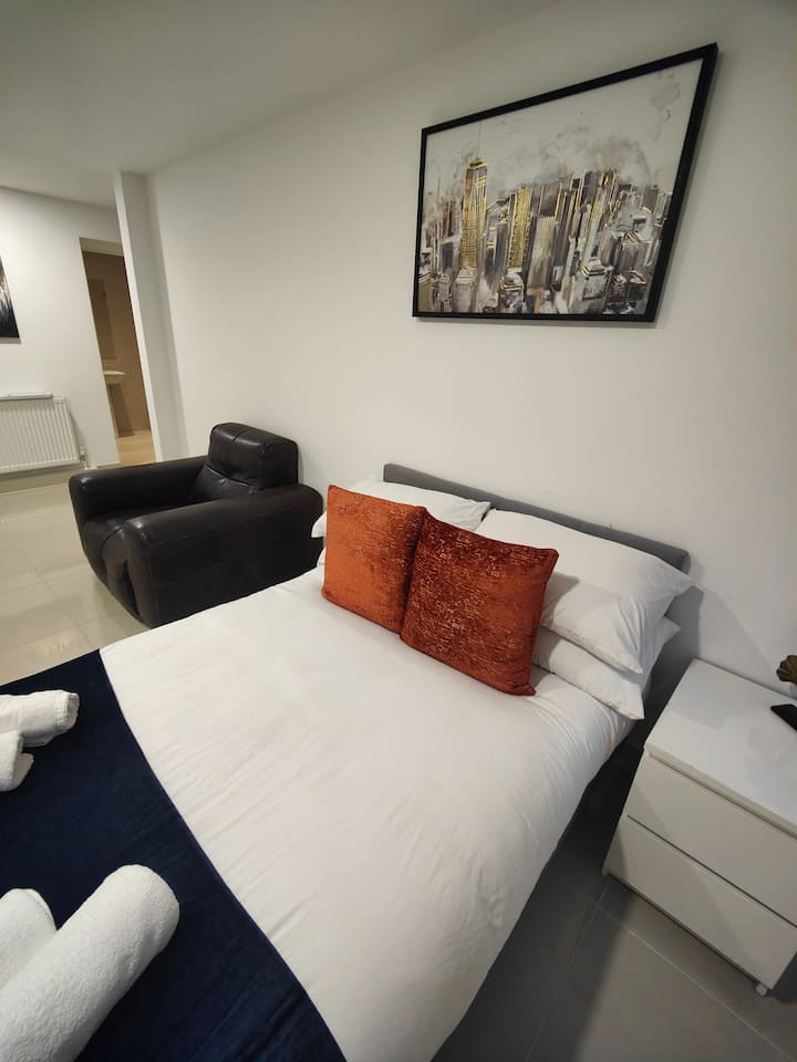 3bd 3br Leeds City-uni- Lgi Hospital-free Parking - Leeds