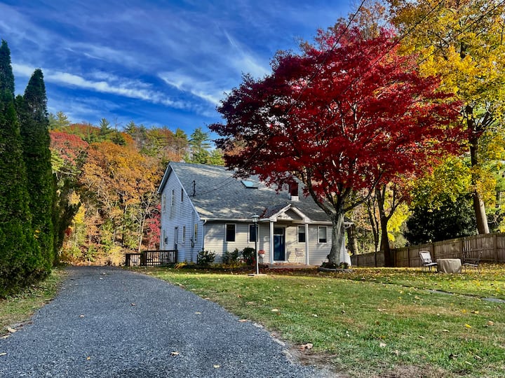 Canterbury Cottage On The Creek - Saugerties, NY