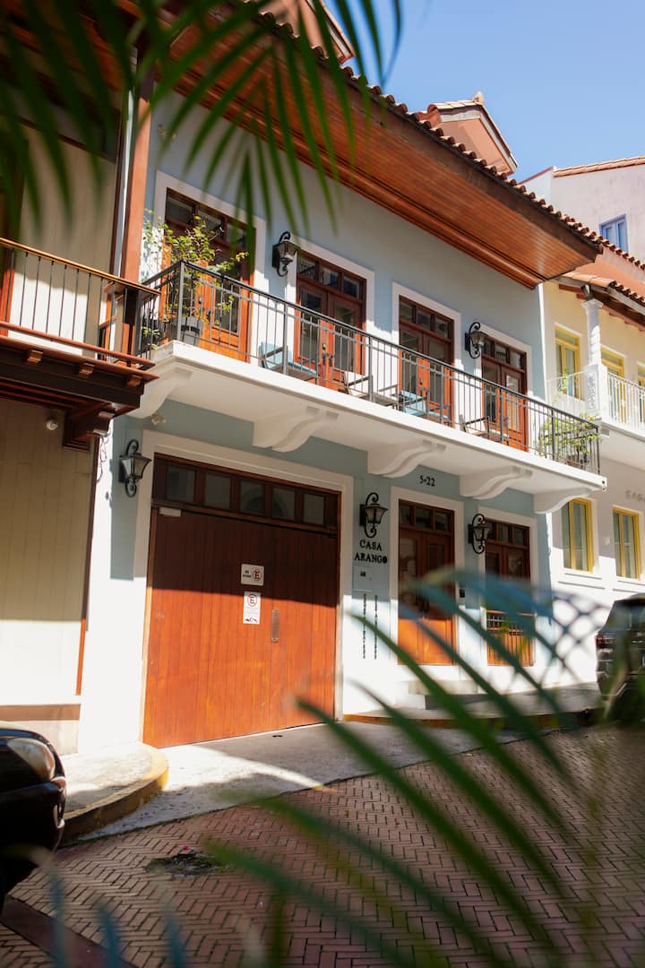 A Charming Colonial House In Casco Antiguo - Panama City