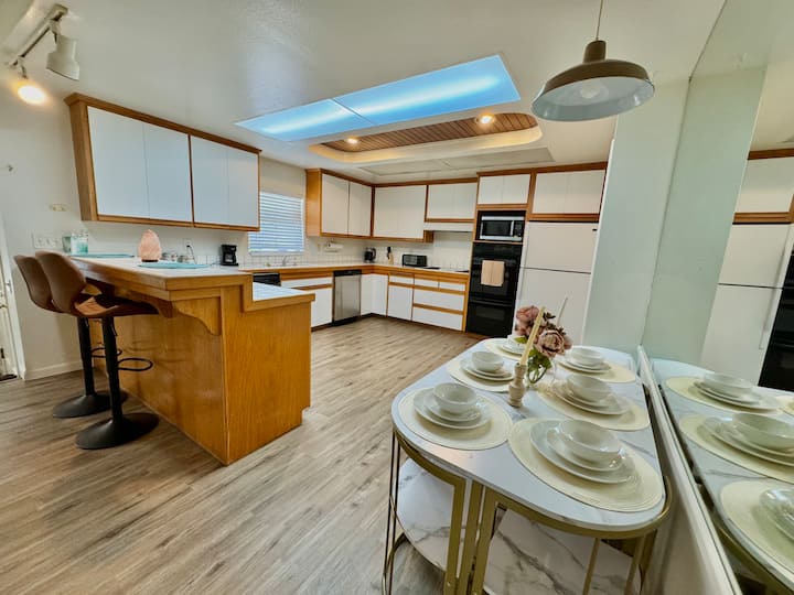 3bdr House Near Downtown With Garage Per Friendly - El Cajon, CA