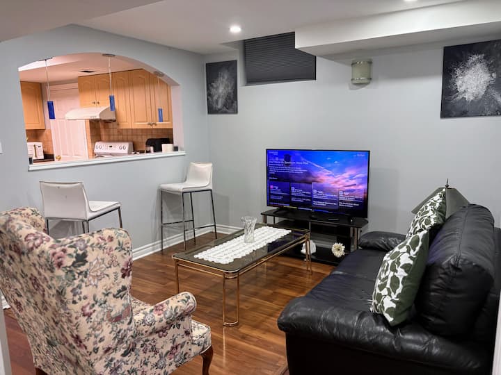 Peaceful 2br Stay Near Toronto Airport - Brampton