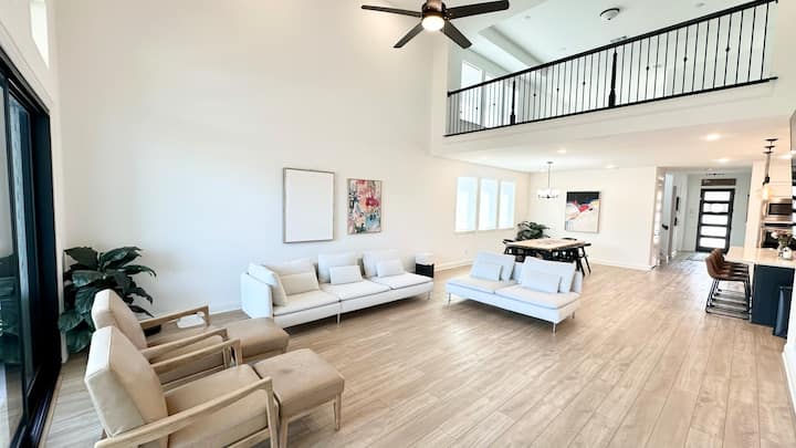 Modern 5br Home: Breakfast, Garden, Bbq, Piano - Denton, TX