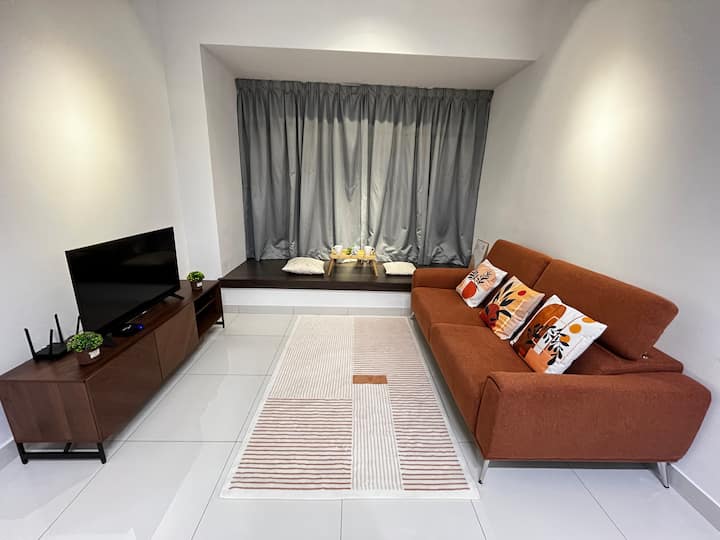 Vibrant Greenfield Home - 5 Mins To Sunway Pyramid - Subang Jaya