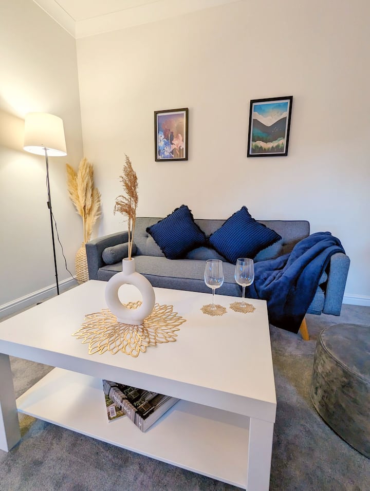 Central 2-bed Maisonette (Sleeps 5) - Colchester