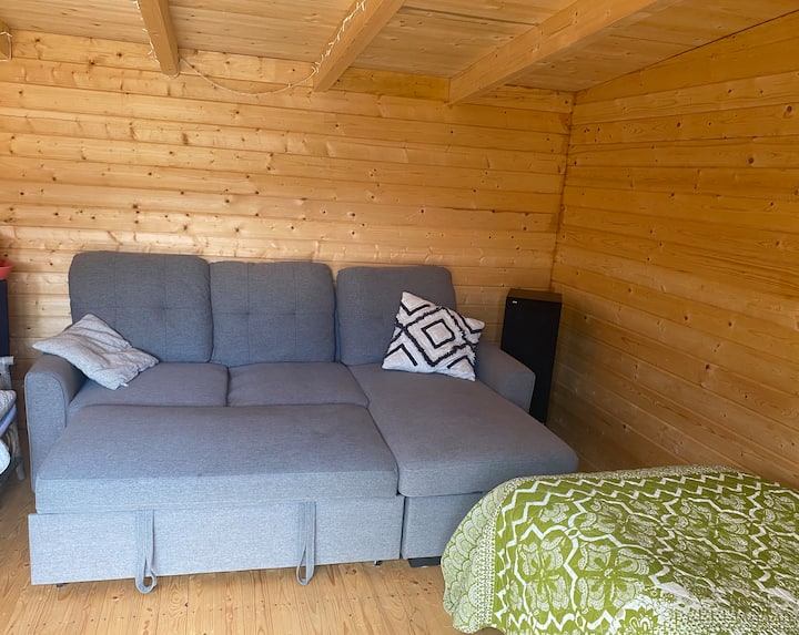 Cozy Beachside Cabin Retreat - Porirua