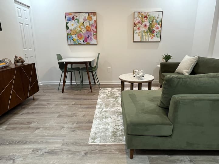 Dc Tranquil 2br W/ Laundry, Parking & Dishwasher - Montgomery County, MD