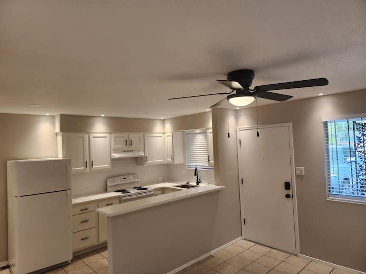 Alvarado B2, Newly Remodeled. - Albuquerque, NM
