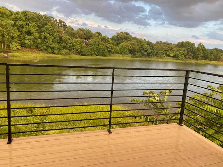 Modern Salem Farmhouse Waterfront Access. - Salem, MA