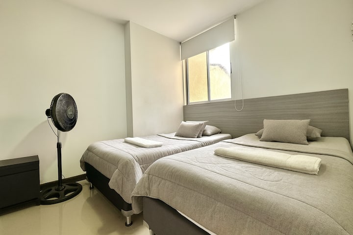 Plaza Mayor Laureles, Calle70, Excelente Ubicación - Medellín