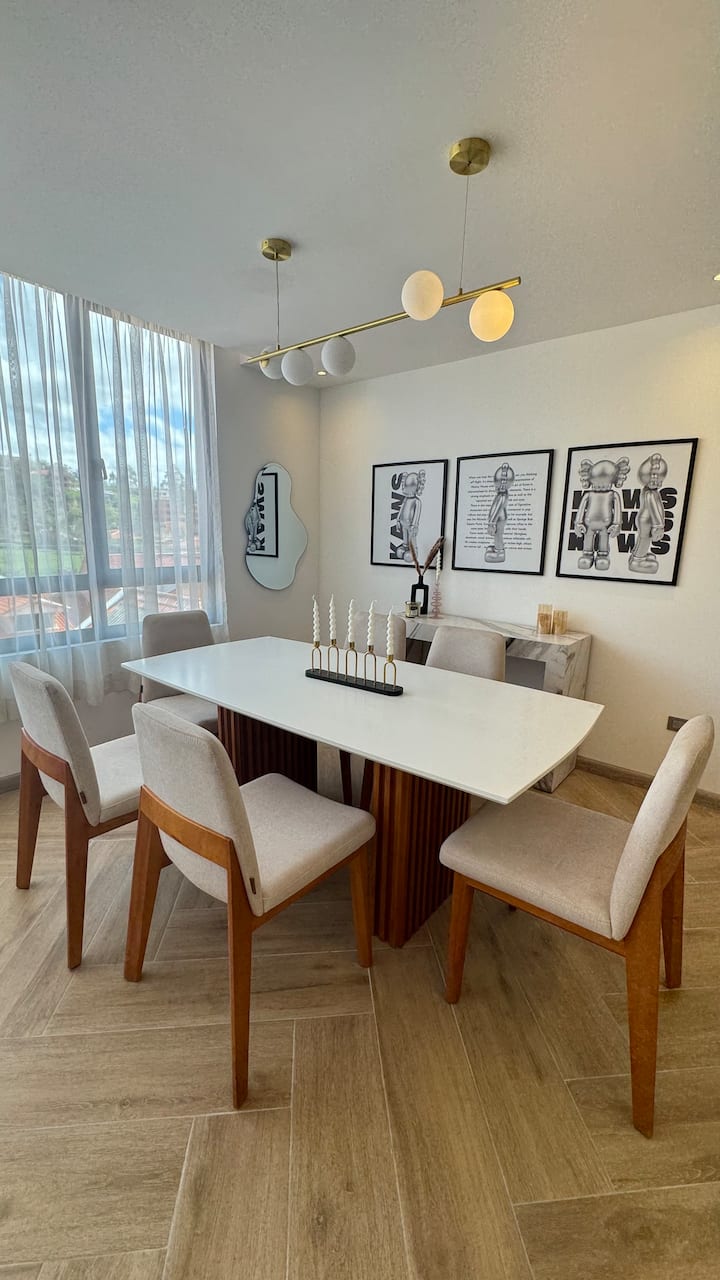 Depar De Lujo Completamente Nuevo Junto Al Rio - Cuenca