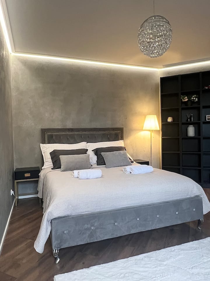 Peaceful Design Apartment . Balcony . Free Parking - Praga