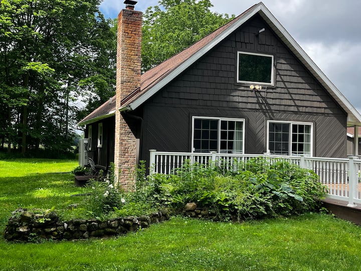 2 Acre Private Farmhouse Near Beaches And Wineries - Weko Beach Campground, MI