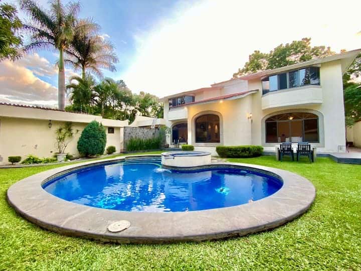Casa Finca Bugambilias Desde 15 Hasta 32 Huéspedes - Cuernavaca