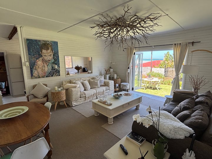 Beach Bungalow A Stones Throw To Ocean - Franskraal