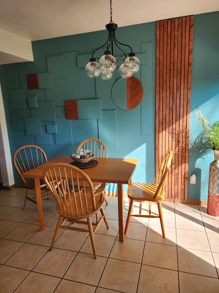 Fall Getaway Close To Lake + Downtown - Squire's Castle, Willoughby Hills