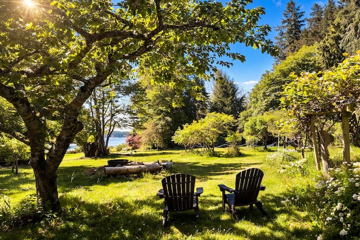 The Orchard House: Pick Fruit & Relax By The Sea - Langley, WA