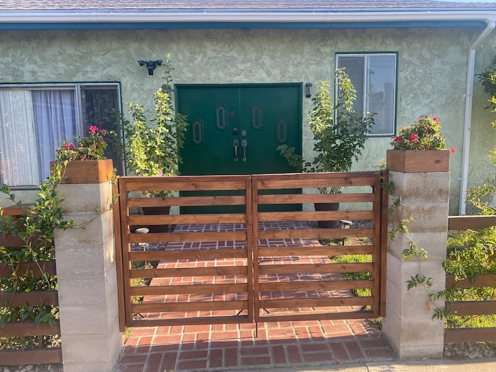 Charming Cottage In South Bay - Harvard Park - Los Angeles