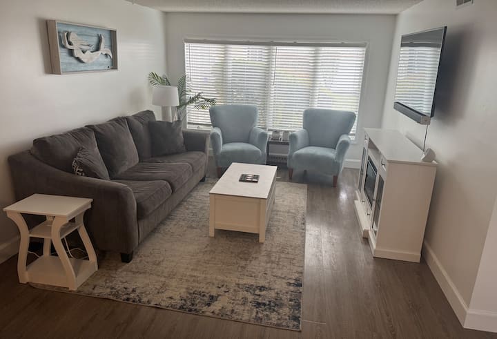 Beachfront 1st Floor Condo With A Pool - Brigantine, NJ